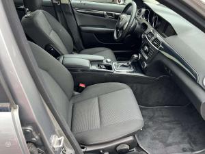 Pelēks Mercedes-Benz C 200 2013 Klaipėda, ar dzinēja tilpumu 2.14 L un nobraukumu 400 tūkst. km par 3450 €, foto 15 vietnē AUTOMOTO.COM.LV