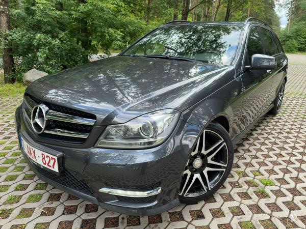 Grey Mercedes-Benz C 200 2013 in Vilnius, with an engine capacity of 2.14 L and mileage of 214 thousand km for 7900 €, photo 2 on AUTOMOTO.COM.LV