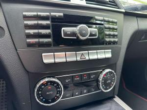 Pelēks Mercedes-Benz C 200 2013 Viļņa, ar dzinēja tilpumu 2.14 L un nobraukumu 214 tūkst. km par 7900 €, foto 24 vietnē AUTOMOTO.COM.LV