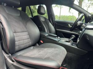 Pelēks Mercedes-Benz C 200 2013 Viļņa, ar dzinēja tilpumu 2.14 L un nobraukumu 214 tūkst. km par 7900 €, foto 28 vietnē AUTOMOTO.COM.LV