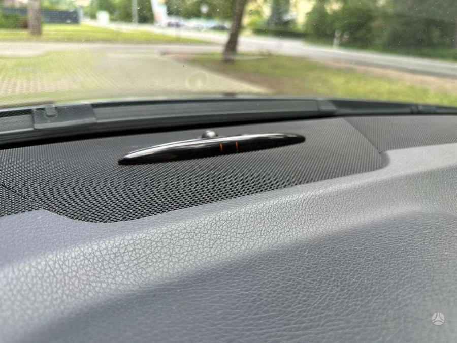 Pelēks Mercedes-Benz C 200 2013 Viļņa, ar dzinēja tilpumu 2.14 L un nobraukumu 214 tūkst. km par 7900 €, foto 34 vietnē AUTOMOTO.COM.LV