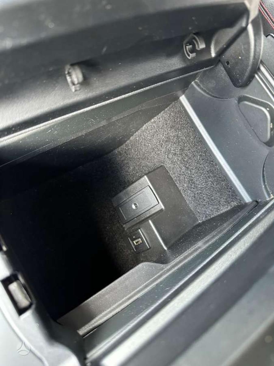 Pelēks Mercedes-Benz C 200 2013 Viļņa, ar dzinēja tilpumu 2.14 L un nobraukumu 214 tūkst. km par 7900 €, foto 37 vietnē AUTOMOTO.COM.LV