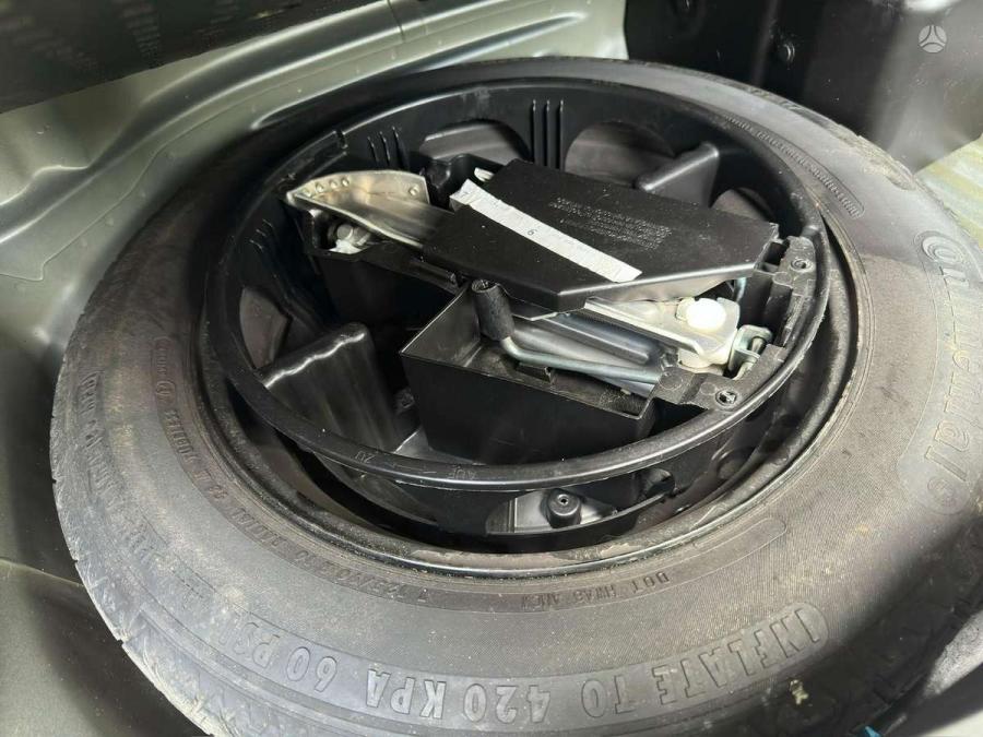 Pelēks Mercedes-Benz C 200 2013 Viļņa, ar dzinēja tilpumu 2.14 L un nobraukumu 214 tūkst. km par 7900 €, foto 39 vietnē AUTOMOTO.COM.LV
