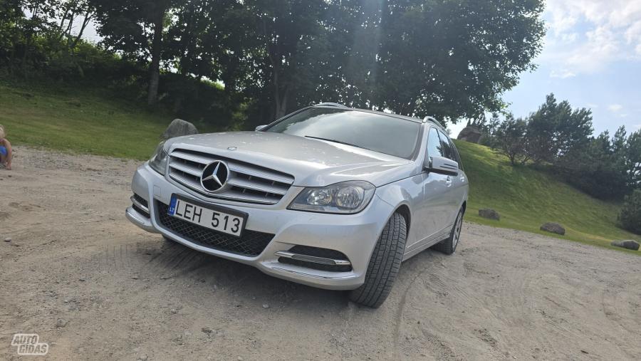 Pelēks Mercedes-Benz C 200 2013 Šilutė, ar dzinēja tilpumu 2.20 L un nobraukumu 340 tūkst. km par 4500 €, foto 4 vietnē AUTOMOTO.COM.LV