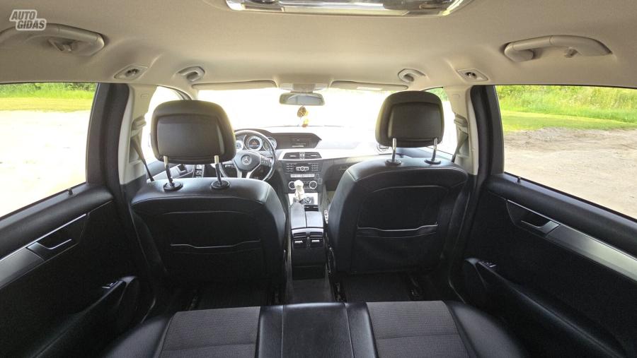 Pelēks Mercedes-Benz C 200 2013 Šilutė, ar dzinēja tilpumu 2.20 L un nobraukumu 340 tūkst. km par 4500 €, foto 12 vietnē AUTOMOTO.COM.LV