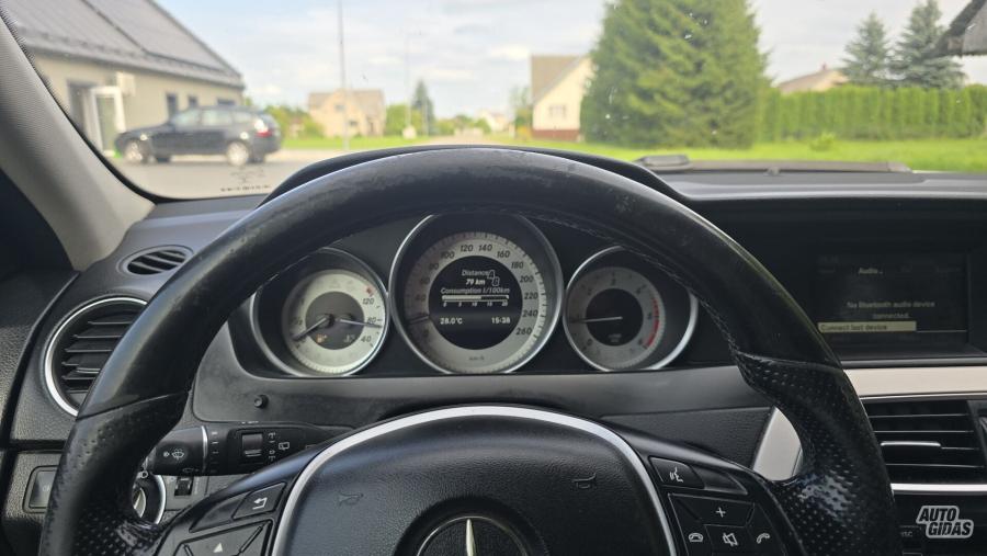 Pelēks Mercedes-Benz C 200 2013 Šilutė, ar dzinēja tilpumu 2.20 L un nobraukumu 340 tūkst. km par 4500 €, foto 19 vietnē AUTOMOTO.COM.LV