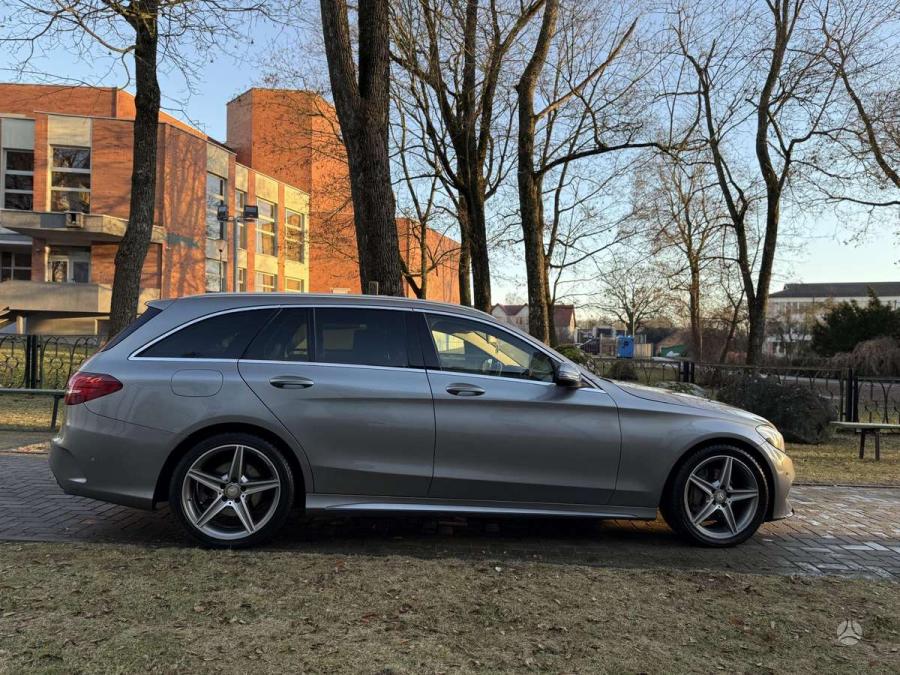 Grey Mercedes-Benz C 200 2015 in Siauliai, with an engine capacity of 1.60 L and mileage of 282 thousand km for 11900 €, photo 21 on AUTOMOTO.COM.LV
