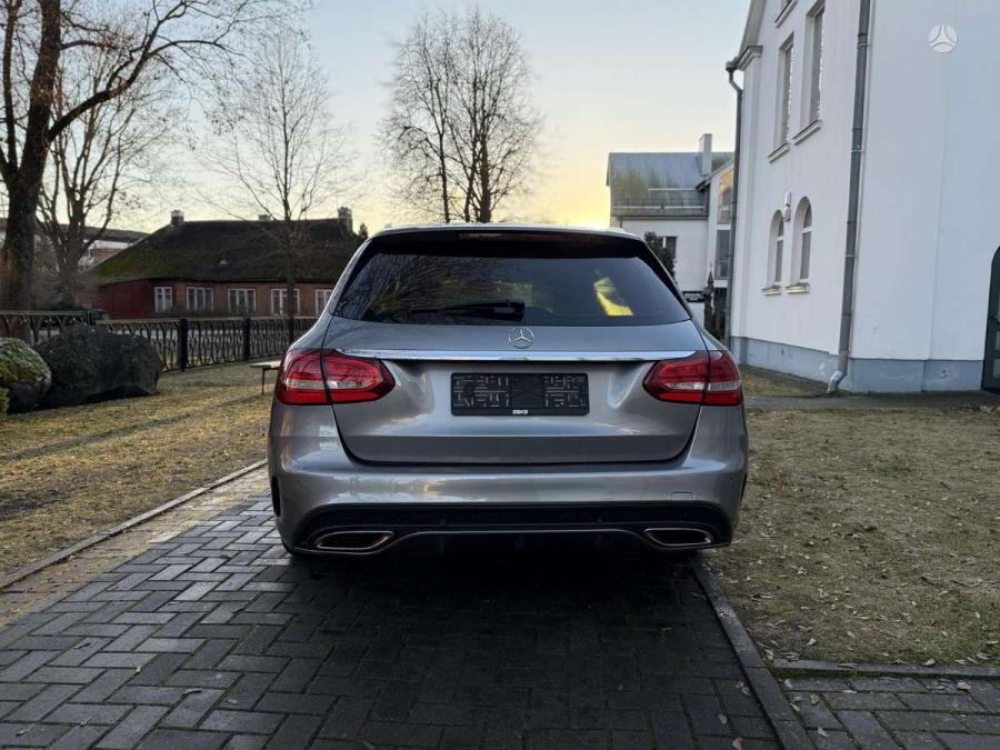 Grey Mercedes-Benz C 200 2015 in Siauliai, with an engine capacity of 1.60 L and mileage of 282 thousand km for 11900 €, photo 24 on AUTOMOTO.COM.LV