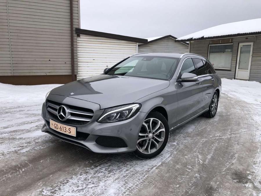 Pelēks Mercedes-Benz C 200 2015 Viļņa, ar dzinēja tilpumu 2.00 L un nobraukumu 260 tūkst. km par 12700 €, foto 1 vietnē AUTOMOTO.COM.LV