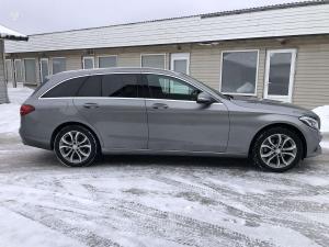 Pelēks Mercedes-Benz C 200 2015 Viļņa, ar dzinēja tilpumu 2.00 L un nobraukumu 260 tūkst. km par 12700 €, foto 4 vietnē AUTOMOTO.COM.LV