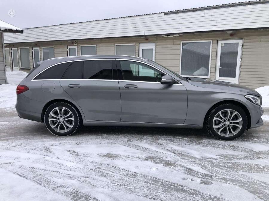 Pelēks Mercedes-Benz C 200 2015 Viļņa, ar dzinēja tilpumu 2.00 L un nobraukumu 260 tūkst. km par 12700 €, foto 4 vietnē AUTOMOTO.COM.LV