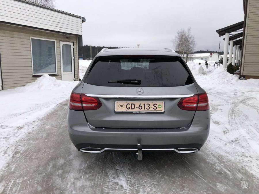Pelēks Mercedes-Benz C 200 2015 Viļņa, ar dzinēja tilpumu 2.00 L un nobraukumu 260 tūkst. km par 12700 €, foto 6 vietnē AUTOMOTO.COM.LV