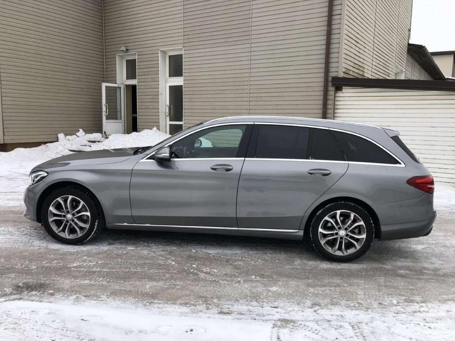 Pelēks Mercedes-Benz C 200 2015 Viļņa, ar dzinēja tilpumu 2.00 L un nobraukumu 260 tūkst. km par 12700 €, foto 8 vietnē AUTOMOTO.COM.LV
