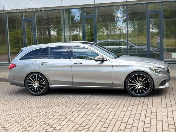Grey Mercedes-Benz C 200 2015 in Tukums, with an engine capacity of 1.60 L and mileage of 320 thousand km for 11900 €, photo 2 on AUTOMOTO.COM.LV