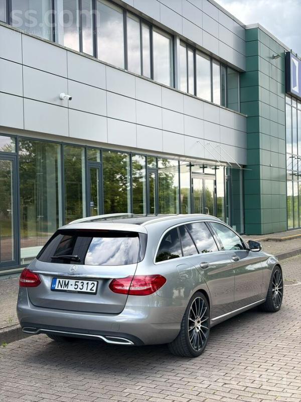 Grey Mercedes-Benz C 200 2015 in Tukums, with an engine capacity of 1.60 L and mileage of 320 thousand km for 11900 €, photo 3 on AUTOMOTO.COM.LV