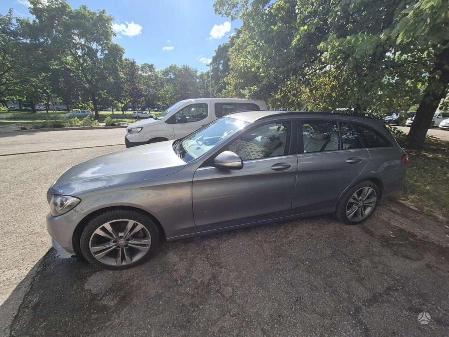 Pelēks Mercedes-Benz C 200 2015 Viļņa, ar dzinēja tilpumu 1.60 L un nobraukumu 238 tūkst. km par 9500 €, foto 1 vietnē AUTOMOTO.COM.LV