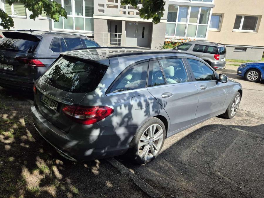 Pelēks Mercedes-Benz C 200 2015 Viļņa, ar dzinēja tilpumu 1.60 L un nobraukumu 238 tūkst. km par 9500 €, foto 8 vietnē AUTOMOTO.COM.LV