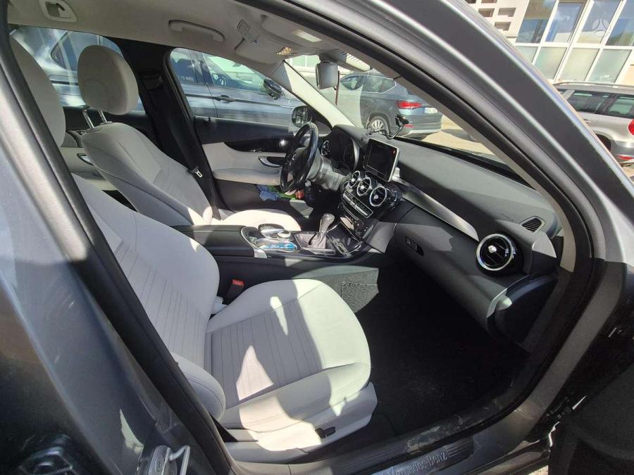 Pelēks Mercedes-Benz C 200 2015 Viļņa, ar dzinēja tilpumu 1.60 L un nobraukumu 238 tūkst. km par 9500 €, foto 9 vietnē AUTOMOTO.COM.LV