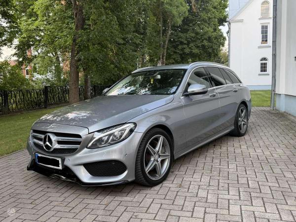 Grey Mercedes-Benz C 200 2015 in Siauliai, with an engine capacity of 1.60 L and mileage of 291 thousand km for 10300 €, photo 3 on AUTOMOTO.COM.LV