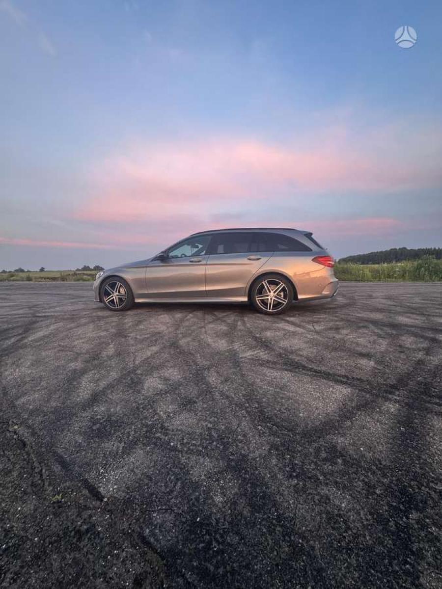 Grey Mercedes-Benz C 200 2016 in Kaunas, with an engine capacity of 2.00 L and mileage of 290 thousand km for 11500 €, photo 3 on AUTOMOTO.COM.LV