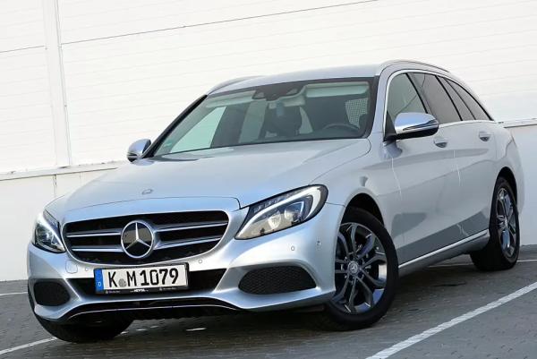 Pelēks Mercedes-Benz C 200 2016 Rīga, ar dzinēja tilpumu 2.00 L un nobraukumu 225 tūkst. km par 8000 €, foto 4 vietnē AUTOMOTO.COM.LV