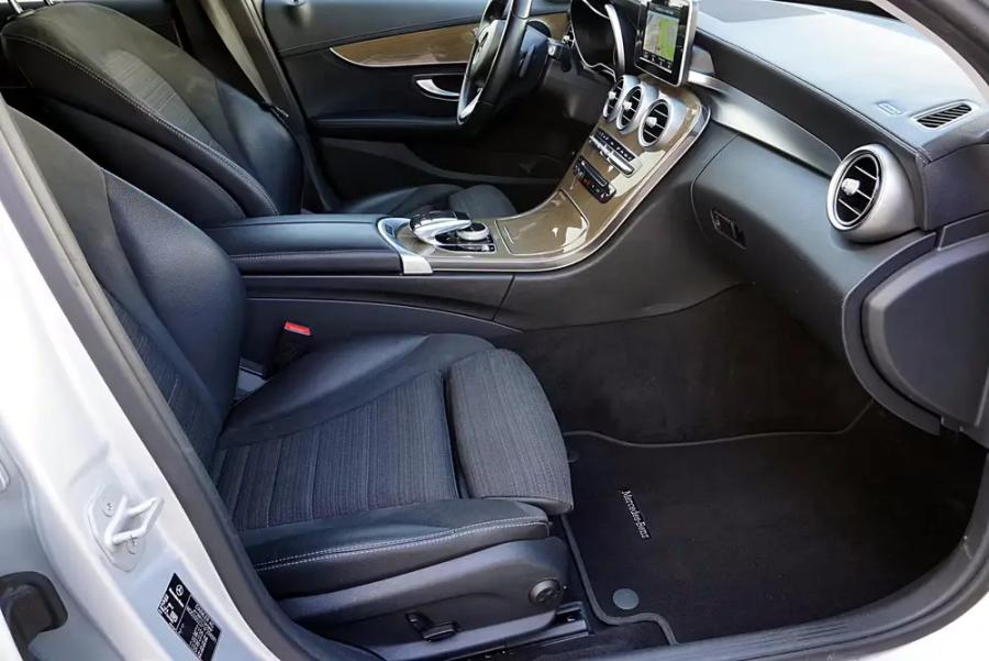 Pelēks Mercedes-Benz C 200 2016 Rīga, ar dzinēja tilpumu 2.00 L un nobraukumu 225 tūkst. km par 8000 €, foto 12 vietnē AUTOMOTO.COM.LV
