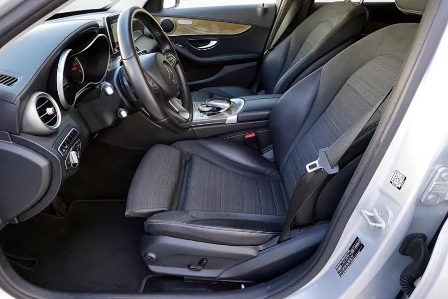 Pelēks Mercedes-Benz C 200 2016 Rīga, ar dzinēja tilpumu 2.00 L un nobraukumu 225 tūkst. km par 8000 €, foto 14 vietnē AUTOMOTO.COM.LV