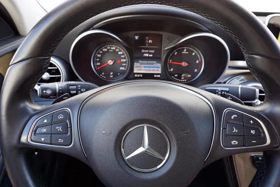 Pelēks Mercedes-Benz C 200 2016 Rīga, ar dzinēja tilpumu 2.00 L un nobraukumu 225 tūkst. km par 8000 €, foto 16 vietnē AUTOMOTO.COM.LV