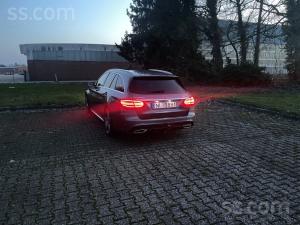 Pelēks Mercedes-Benz C 200 2016 Rīga, ar dzinēja tilpumu 2.10 L un nobraukumu 335 tūkst. km par 10000 €, foto 9 vietnē AUTOMOTO.COM.LV