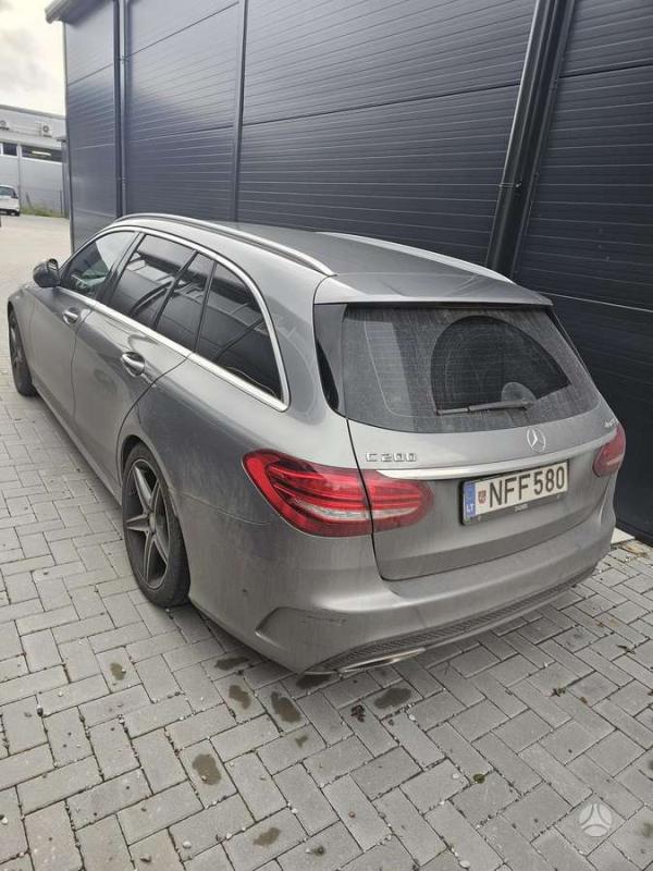 Grey Mercedes-Benz C 200 2016 in Kaunas, with an engine capacity of 1.99 L and mileage of 175 thousand km for 8000 €, photo 3 on AUTOMOTO.COM.LV