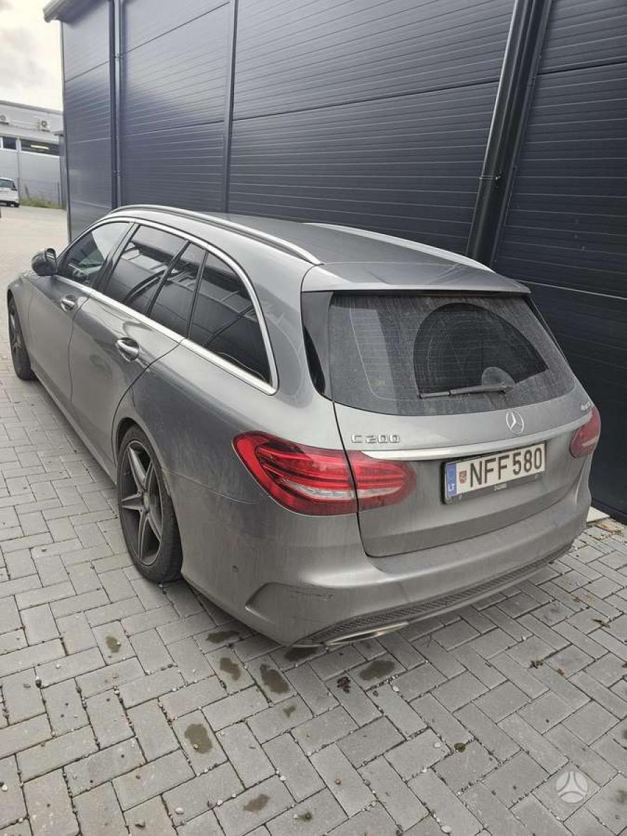 Grey Mercedes-Benz C 200 2016 in Kaunas, with an engine capacity of 1.99 L and mileage of 175 thousand km for 8000 €, photo 4 on AUTOMOTO.COM.LV