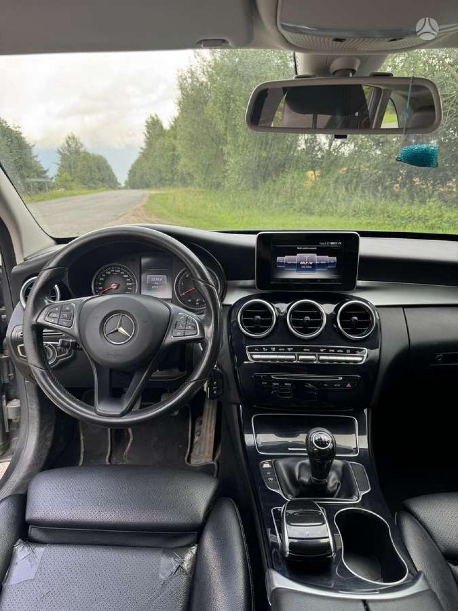 Pelēks Mercedes-Benz C 200 2017 Kauņa, ar dzinēja tilpumu 1.60 L un nobraukumu 171 tūkst. km par 11490 €, foto 13 vietnē AUTOMOTO.COM.LV