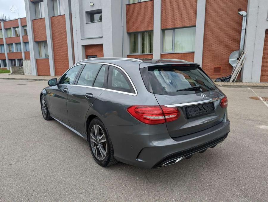 Grey Mercedes-Benz C 200 2017 in Alytus, with an engine capacity of 2.14 L and mileage of 289 thousand km for 11350 €, photo 4 on AUTOMOTO.COM.LV