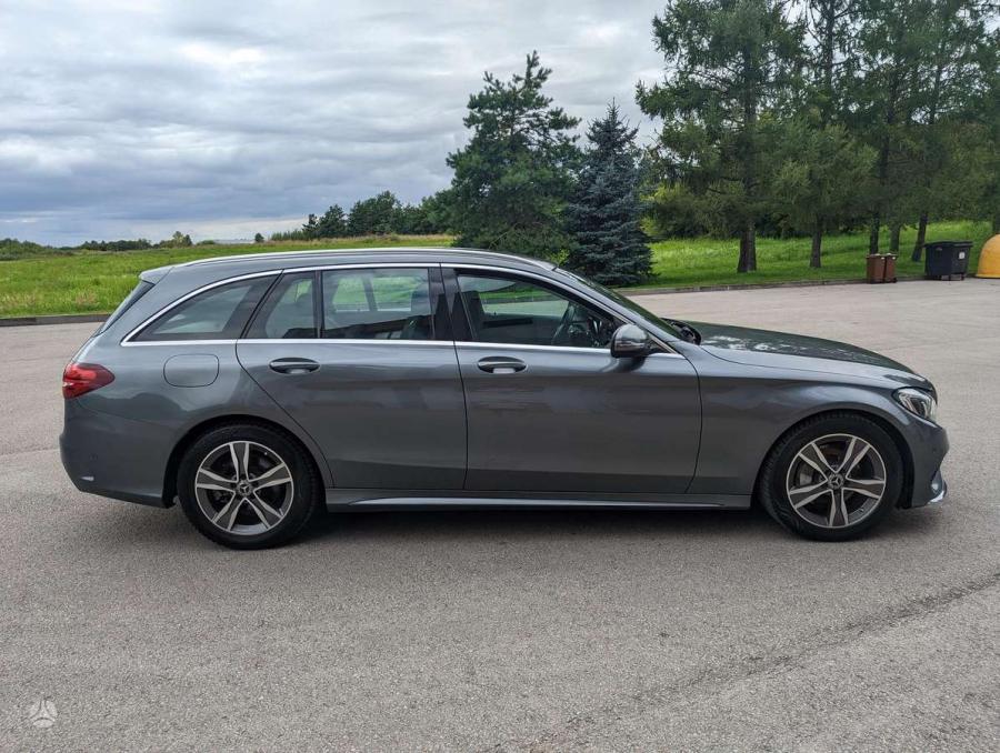 Grey Mercedes-Benz C 200 2017 in Alytus, with an engine capacity of 2.14 L and mileage of 289 thousand km for 11350 €, photo 7 on AUTOMOTO.COM.LV