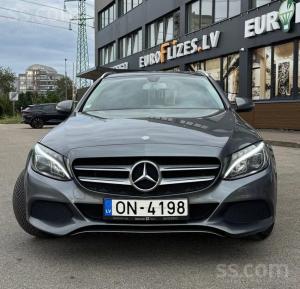 Grey Mercedes-Benz C 200 2017 in Riga, with an engine capacity of 2.20 L and mileage of 154 thousand km for 11900 €, photo  on AUTOMOTO.COM.LV