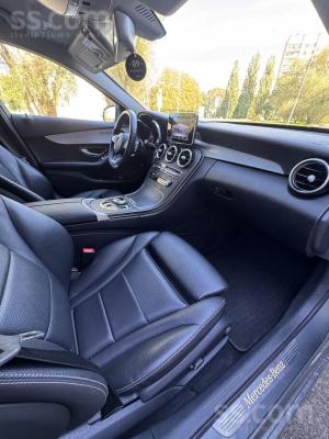 Grey Mercedes-Benz C 200 2018 in Riga, with an engine capacity of 2.20 L and mileage of 294 thousand km for 13700 €, photo 11 on AUTOMOTO.COM.LV
