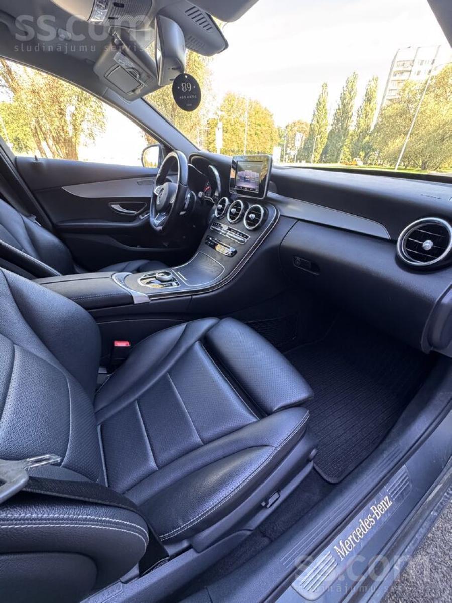 Grey Mercedes-Benz C 200 2018 in Riga, with an engine capacity of 2.20 L and mileage of 294 thousand km for 13700 €, photo 11 on AUTOMOTO.COM.LV