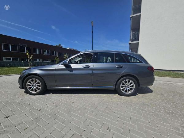 Grey Mercedes-Benz C 200 2019 in Kaunas, with an engine capacity of 1.95 L and mileage of 171 thousand km for 13150 €, photo 8 on AUTOMOTO.COM.LV
