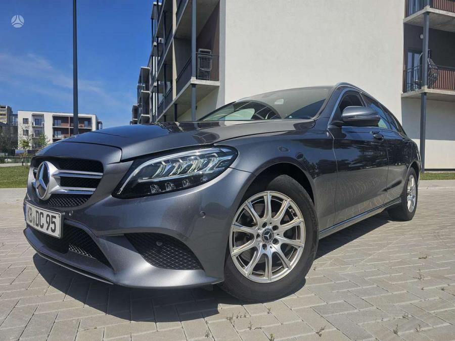 Pelēks Mercedes-Benz C 200 2019 Kauņa, ar dzinēja tilpumu 1.95 L un nobraukumu 80 tūkst. km par 12650 €, foto 1 vietnē AUTOMOTO.COM.LV