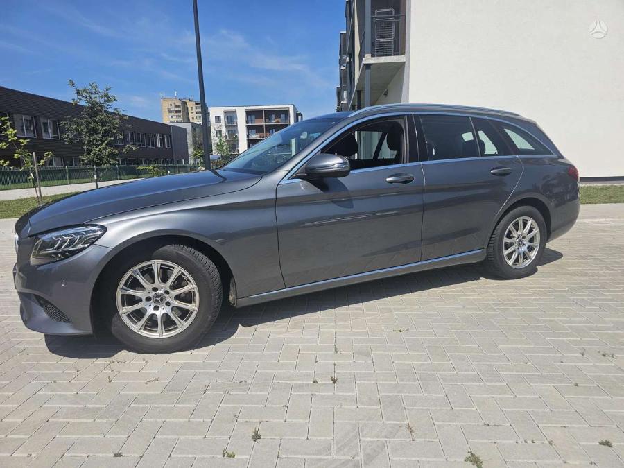 Pelēks Mercedes-Benz C 200 2019 Kauņa, ar dzinēja tilpumu 1.95 L un nobraukumu 80 tūkst. km par 12650 €, foto 5 vietnē AUTOMOTO.COM.LV