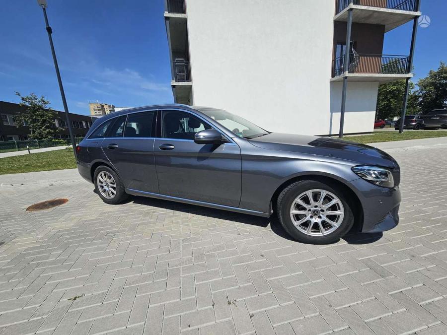 Pelēks Mercedes-Benz C 200 2019 Kauņa, ar dzinēja tilpumu 1.95 L un nobraukumu 80 tūkst. km par 12650 €, foto 17 vietnē AUTOMOTO.COM.LV