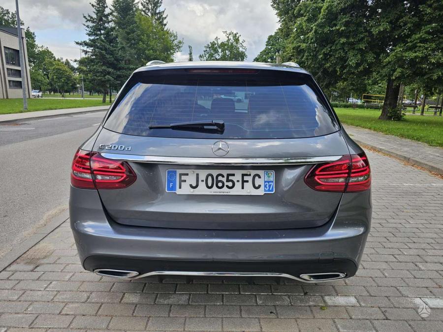 Grey Mercedes-Benz C 200 2019 in Taurage, with an engine capacity of 1.95 L and mileage of 205 thousand km for 14100 €, photo 9 on AUTOMOTO.COM.LV