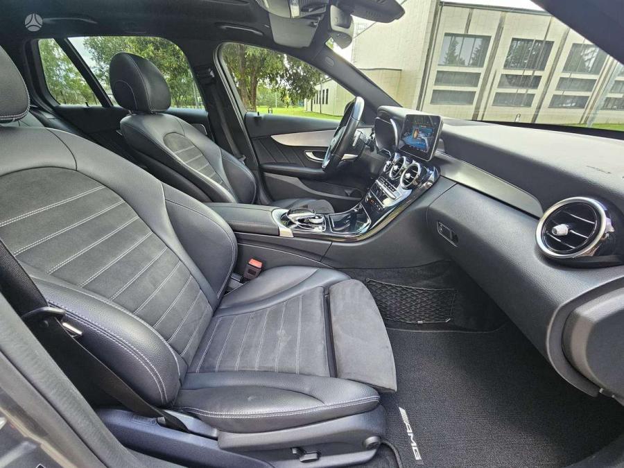 Grey Mercedes-Benz C 200 2019 in Taurage, with an engine capacity of 1.95 L and mileage of 205 thousand km for 14100 €, photo 13 on AUTOMOTO.COM.LV