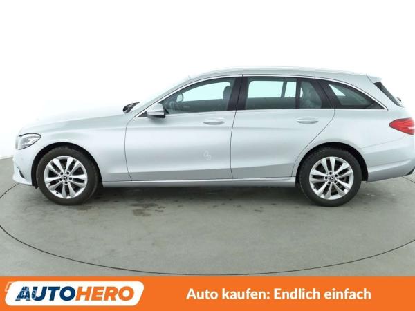 Pelēks Mercedes-Benz C 200 2020 Kauņa, ar dzinēja tilpumu 1.60 L un nobraukumu 41 tūkst. km par 29291 €, foto 3 vietnē AUTOMOTO.COM.LV
