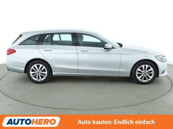 Pelēks Mercedes-Benz C 200 2020 Kauņa, ar dzinēja tilpumu 1.60 L un nobraukumu 41 tūkst. km par 29291 €, foto 7 vietnē AUTOMOTO.COM.LV