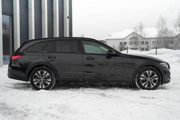 Grey Mercedes-Benz C 200 2022 in Vilnius, with an engine capacity of 1.50 L and mileage of 33 thousand km for 30990 €, photo 6 on AUTOMOTO.COM.LV