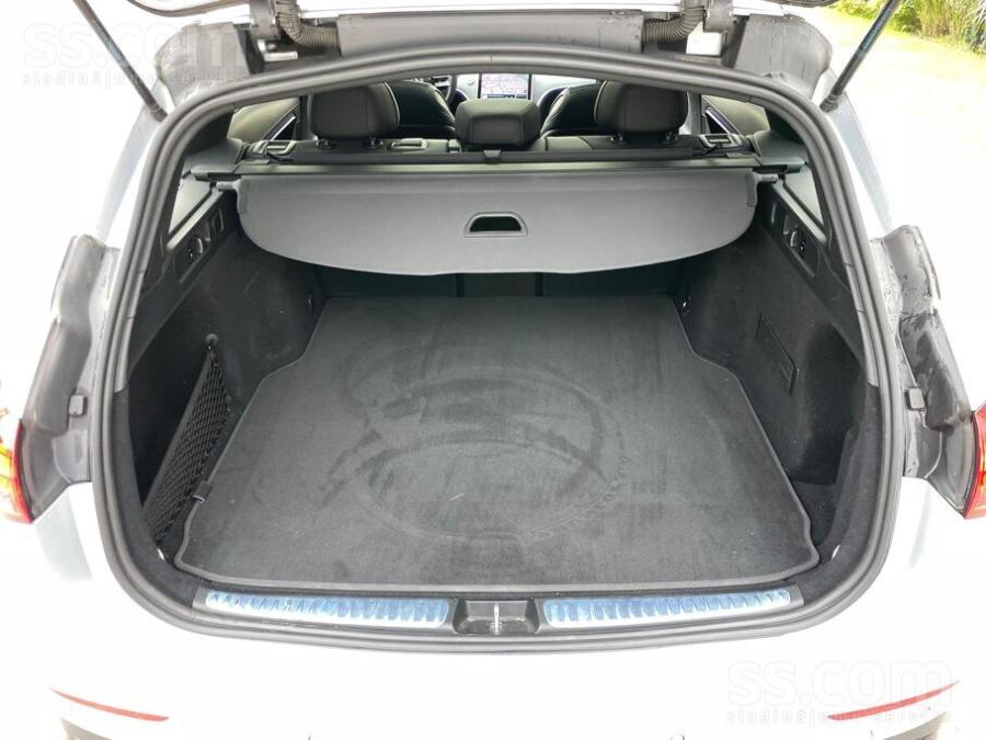 Pelēks Mercedes-Benz C 200 2022 Rīga, ar dzinēja tilpumu 2.00 L un nobraukumu 113 tūkst. km par 27900 €, foto 20 vietnē AUTOMOTO.COM.LV