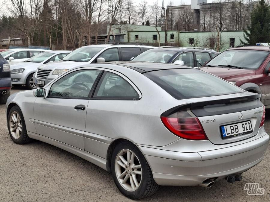 Mercedes-Benz C 200 2004 in Silute, with an engine capacity of 2.00 L and mileage of 149 thousand km for 1499 €, photo 4 on AUTOMOTO.COM.LV