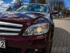 Red Mercedes-Benz C 200 2007 in Ogre, with an engine capacity of 2.20 L and mileage of 289 thousand km for 6000 €, photo 3 on AUTOMOTO.COM.LV