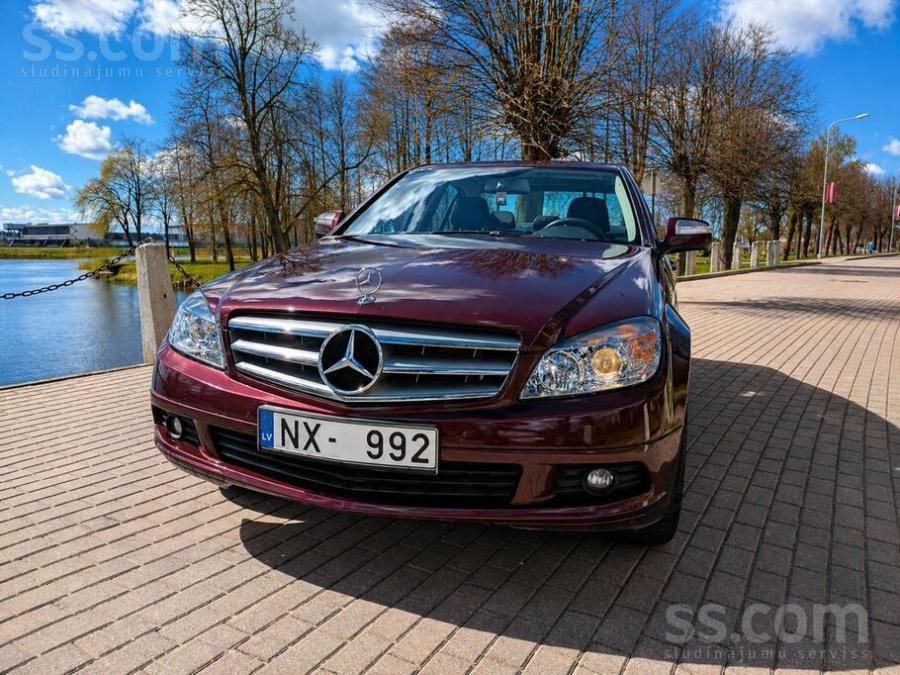Red Mercedes-Benz C 200 2007 in Ogre, with an engine capacity of 2.20 L and mileage of 289 thousand km for 6000 €, photo 4 on AUTOMOTO.COM.LV